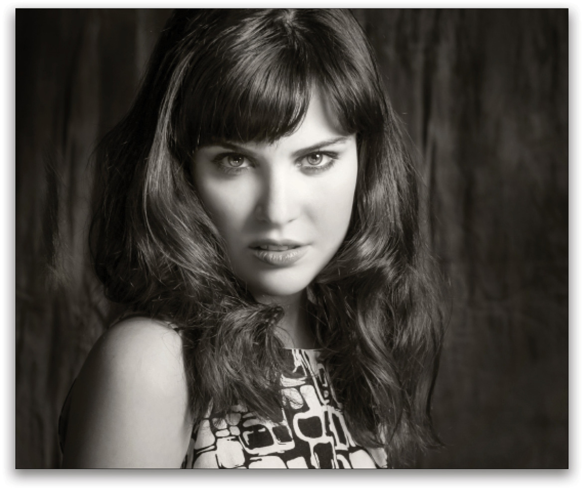 How To Use Bounce Lighting To Create Beautiful Portraits by Iden Ford ...